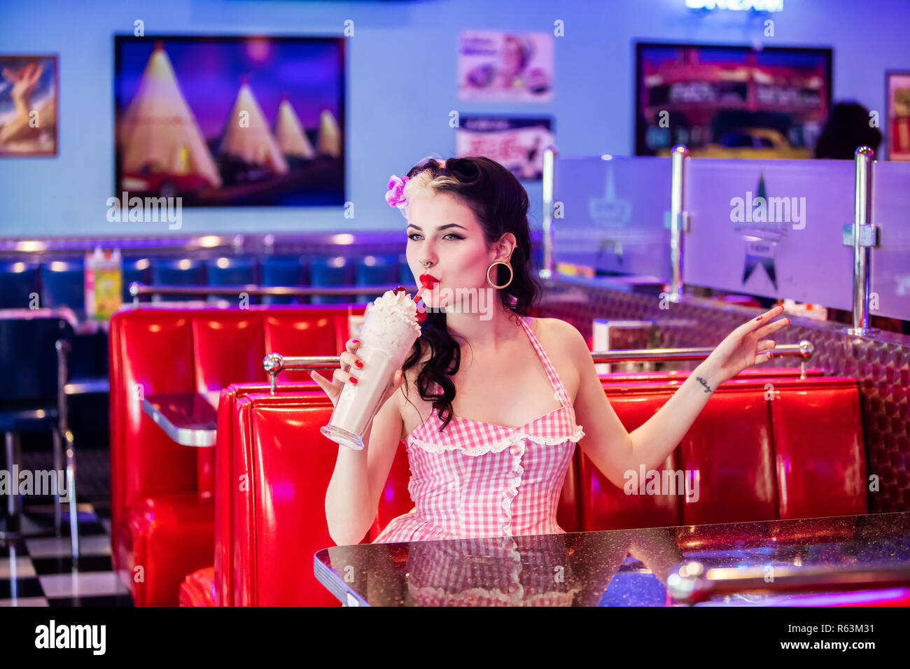 Milkshake vintage hi-res stock photography and images - Alamy