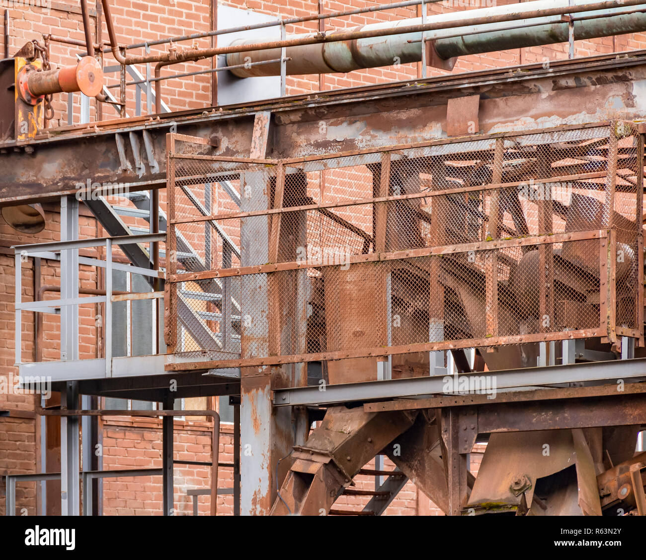 rundown industrial scenery Stock Photo - Alamy