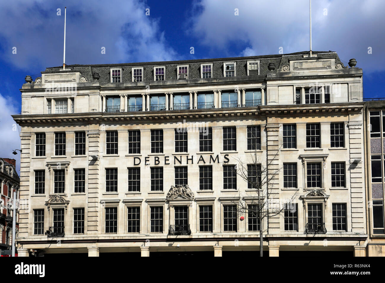 Debenhams building hi-res stock photography and images - Alamy