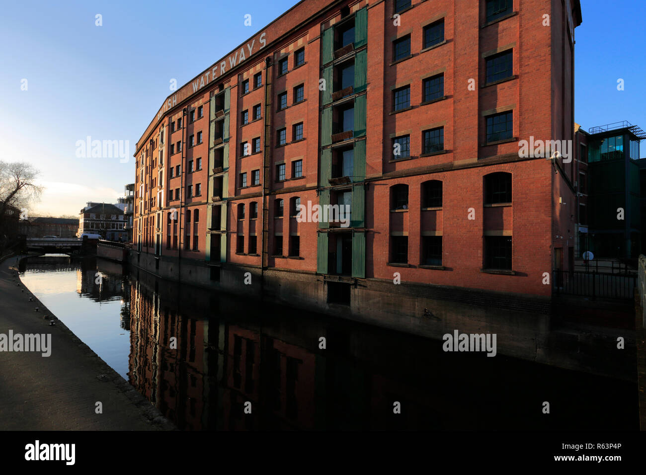 The Nottingham and Beeston Canal, Castle Wharf, Waterfront area of ...