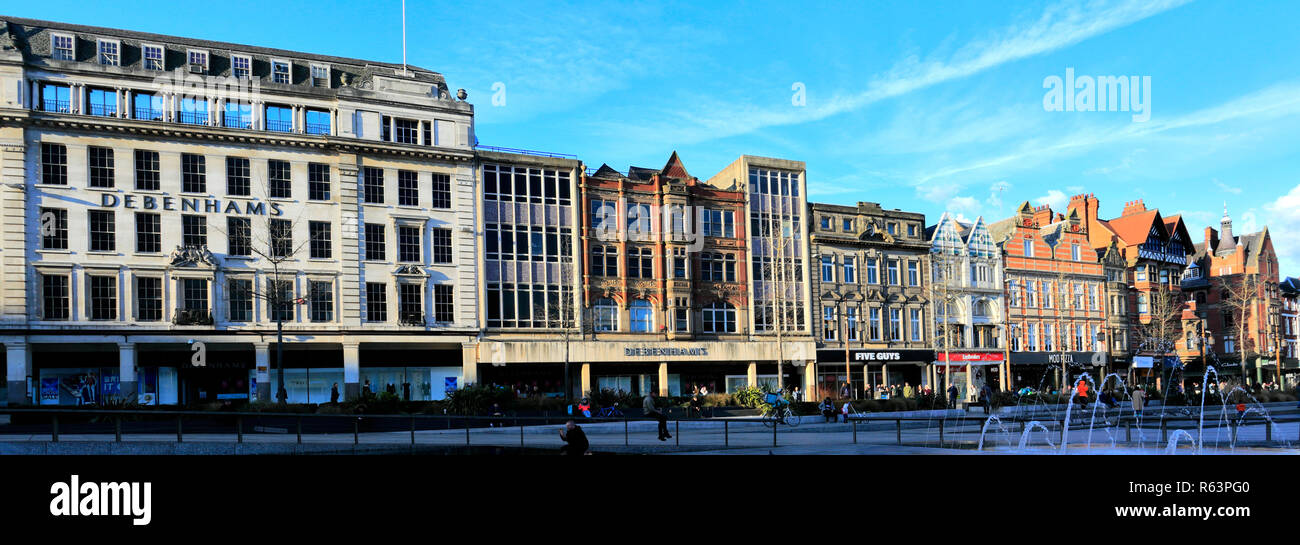 City centre shops reflected in the infinity pool, and fountains, Old ...