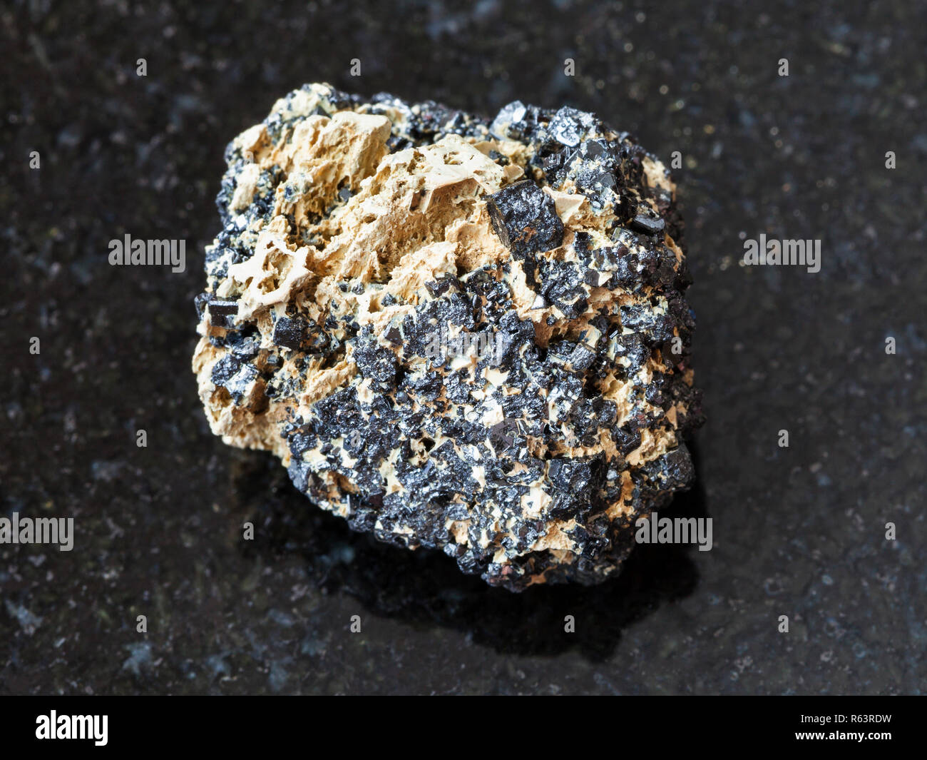 Perovskite structure hi-res stock photography and images - Alamy