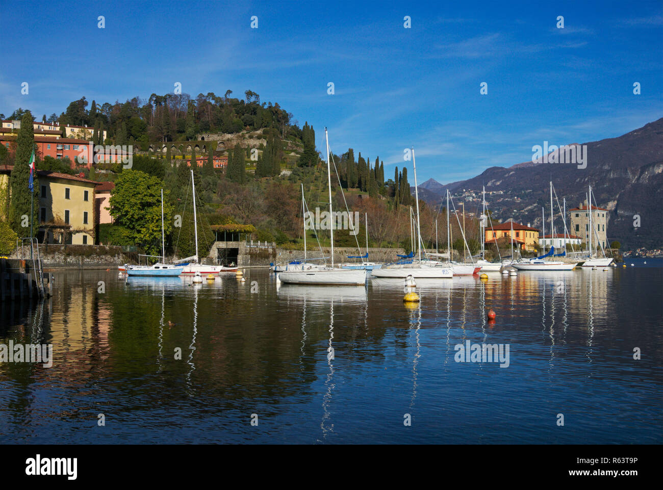 Harbour in como at lake como hi-res stock photography and images - Alamy
