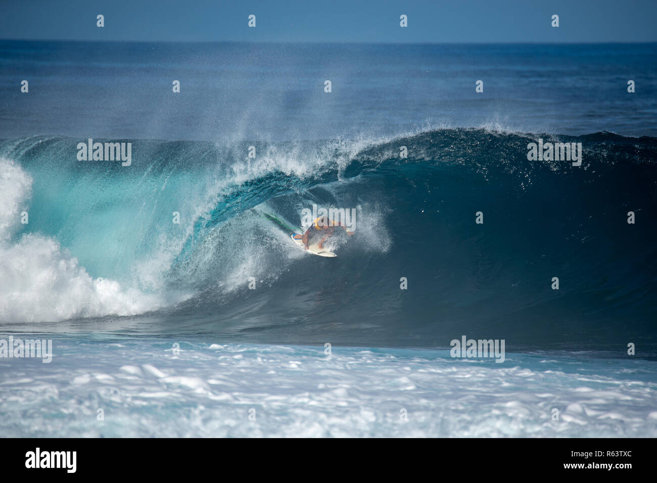 lanzarote - november 29, 2018: surfer in the big wave, competition ...