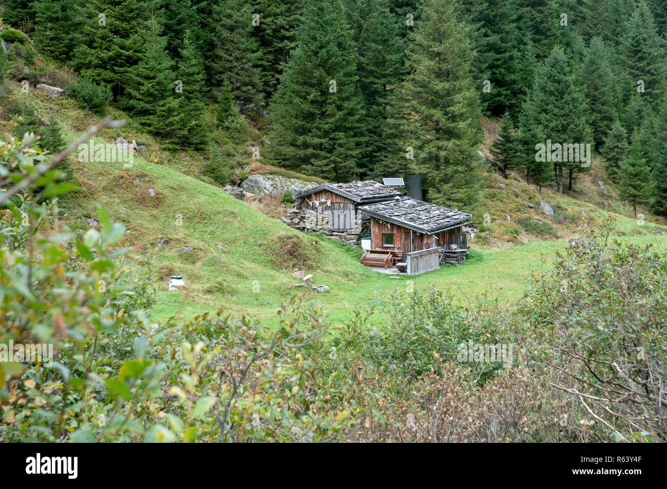 Wooden cabin in the alps hi-res stock photography and images - Alamy