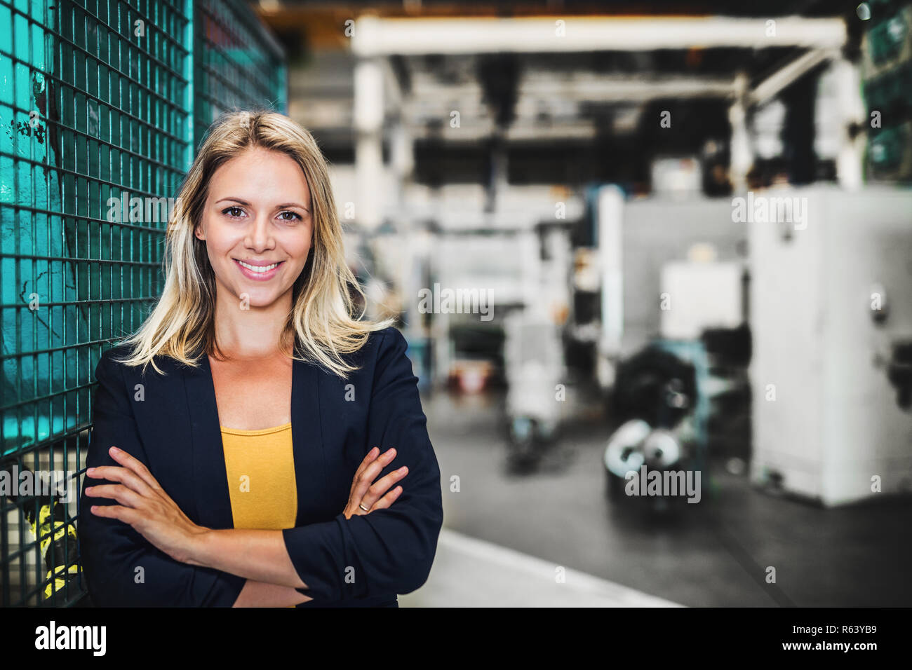 Women technology industry hi-res stock photography and images - Alamy