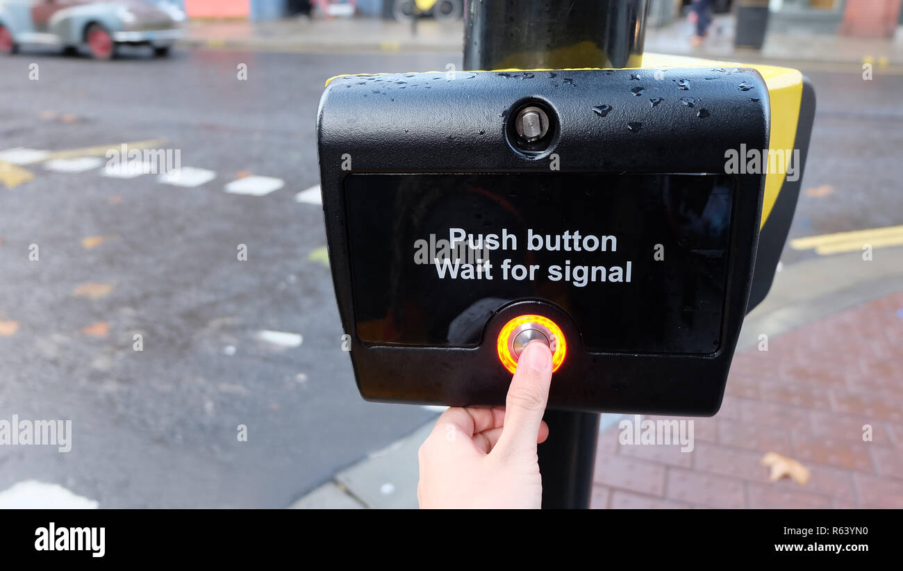 Crosswalk sign hi-res stock photography and images - Alamy