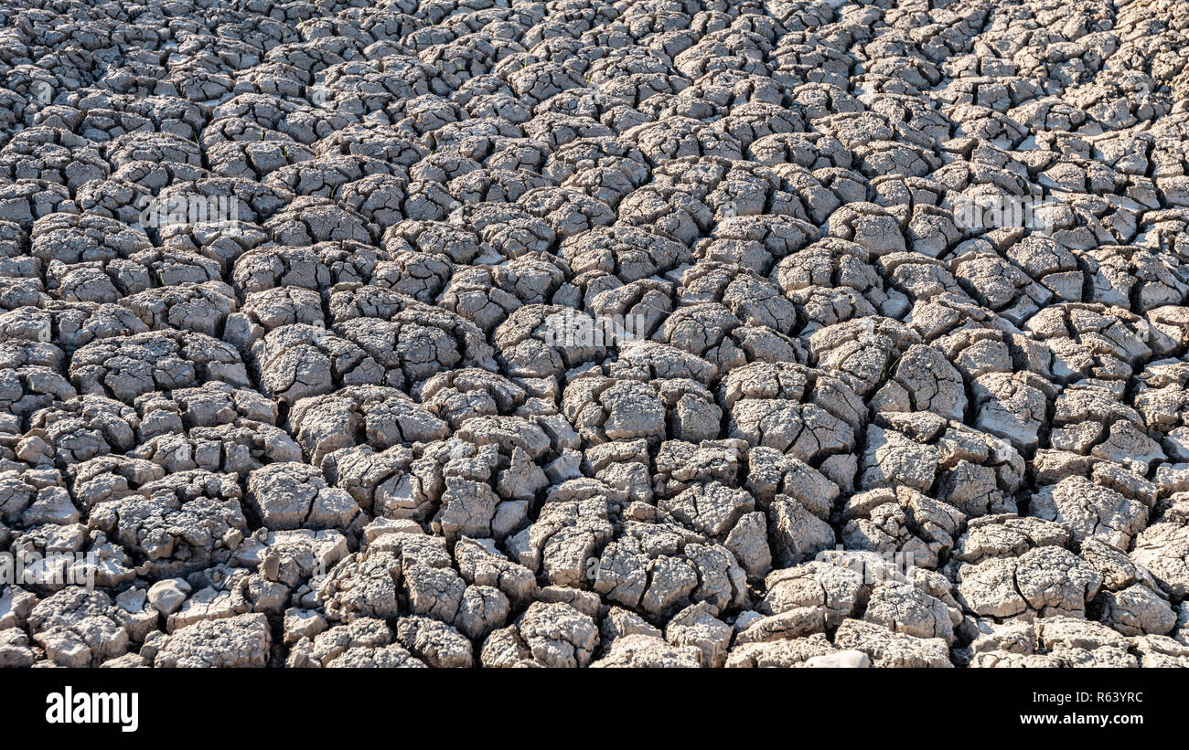 Riverbed texture hi-res stock photography and images - Alamy