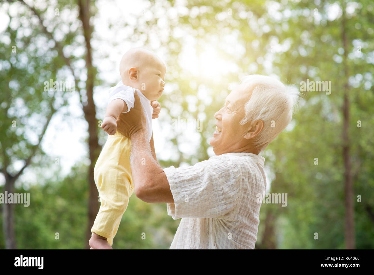 Asian grandparent child game hi-res stock photography and images - Alamy