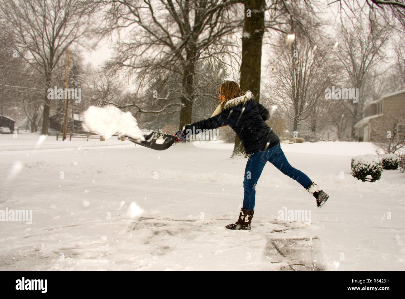 Throwing left hi-res stock photography and images - Alamy