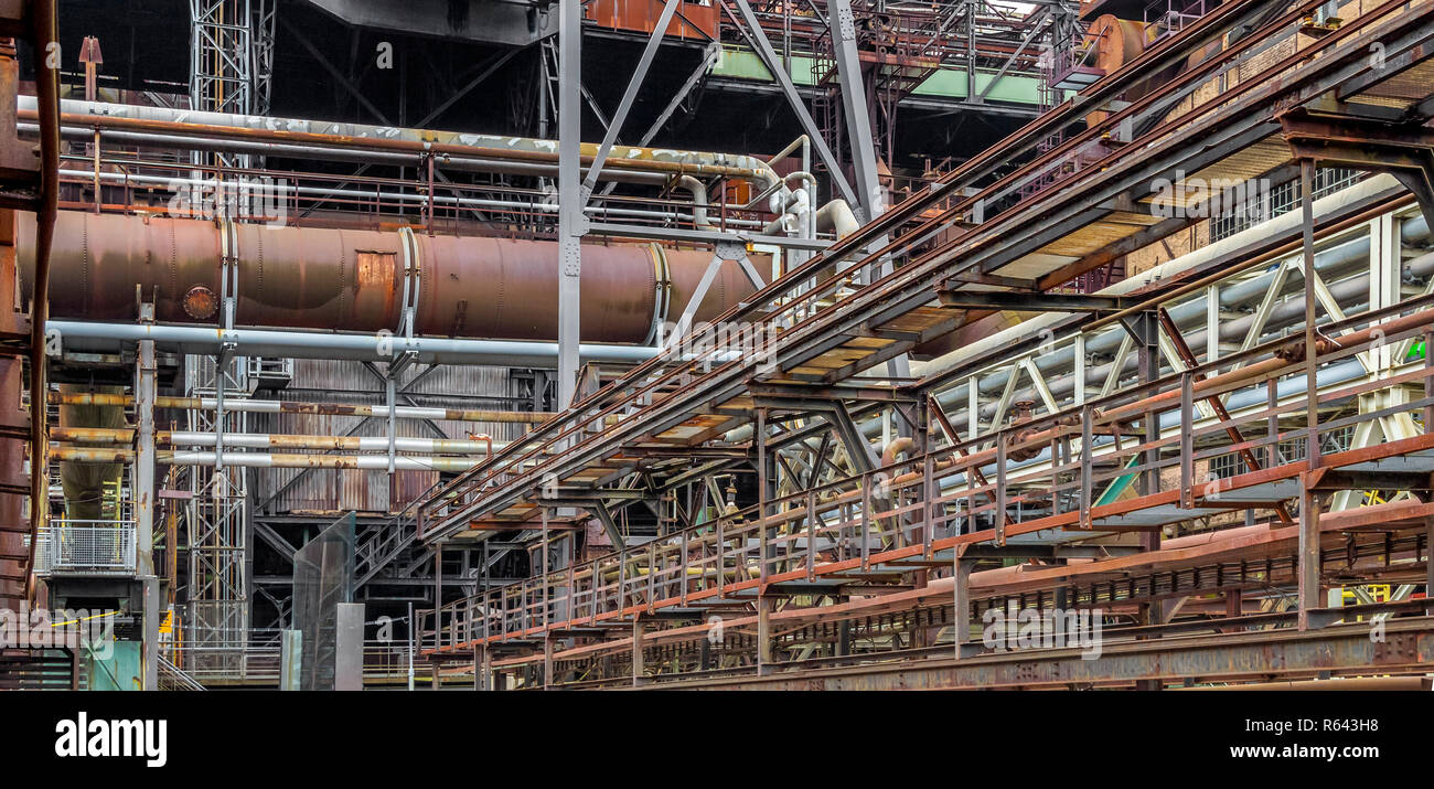 rundown industrial scenery Stock Photo - Alamy