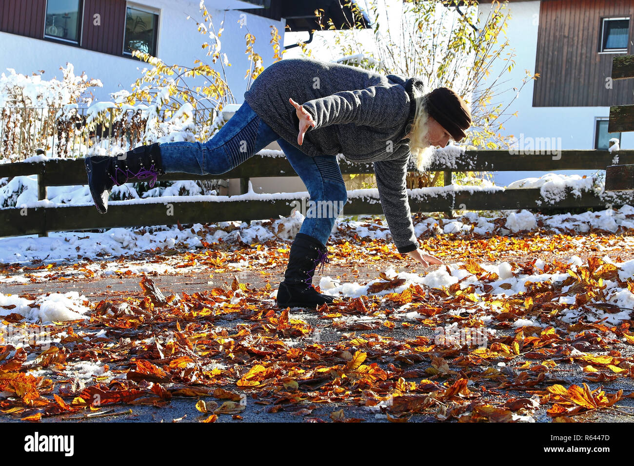 Risk of slipping hi-res stock photography and images - Alamy