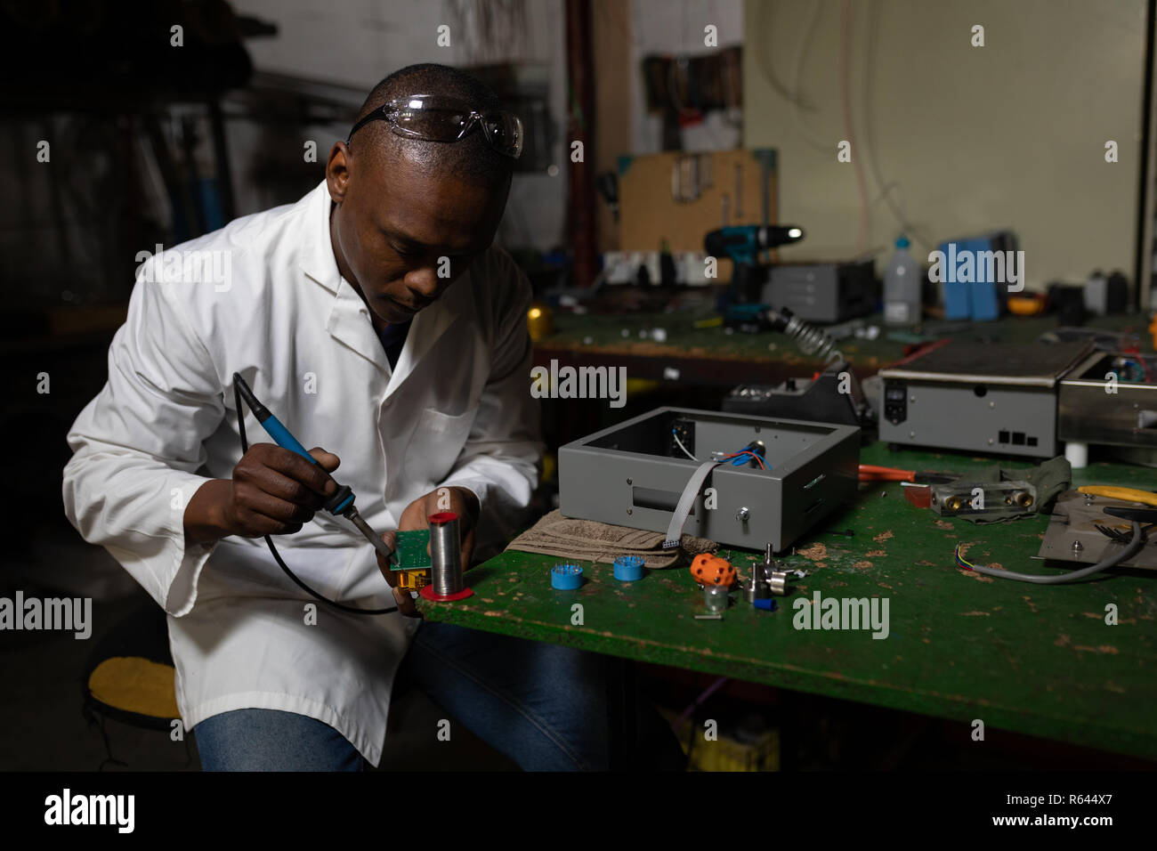 Soldering iron hi-res stock photography and images - Alamy