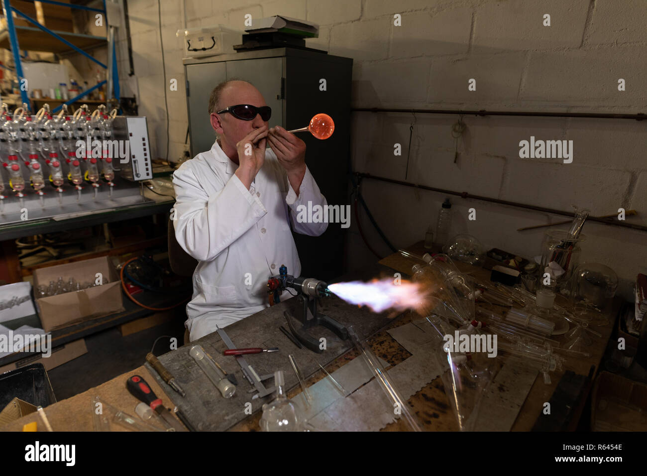 Glass blowing machine hi-res stock photography and images - Alamy