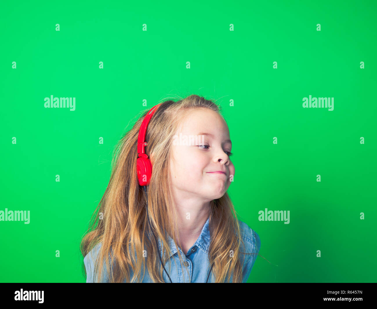 Beautiful dj girl girls hi-res stock photography and images - Alamy