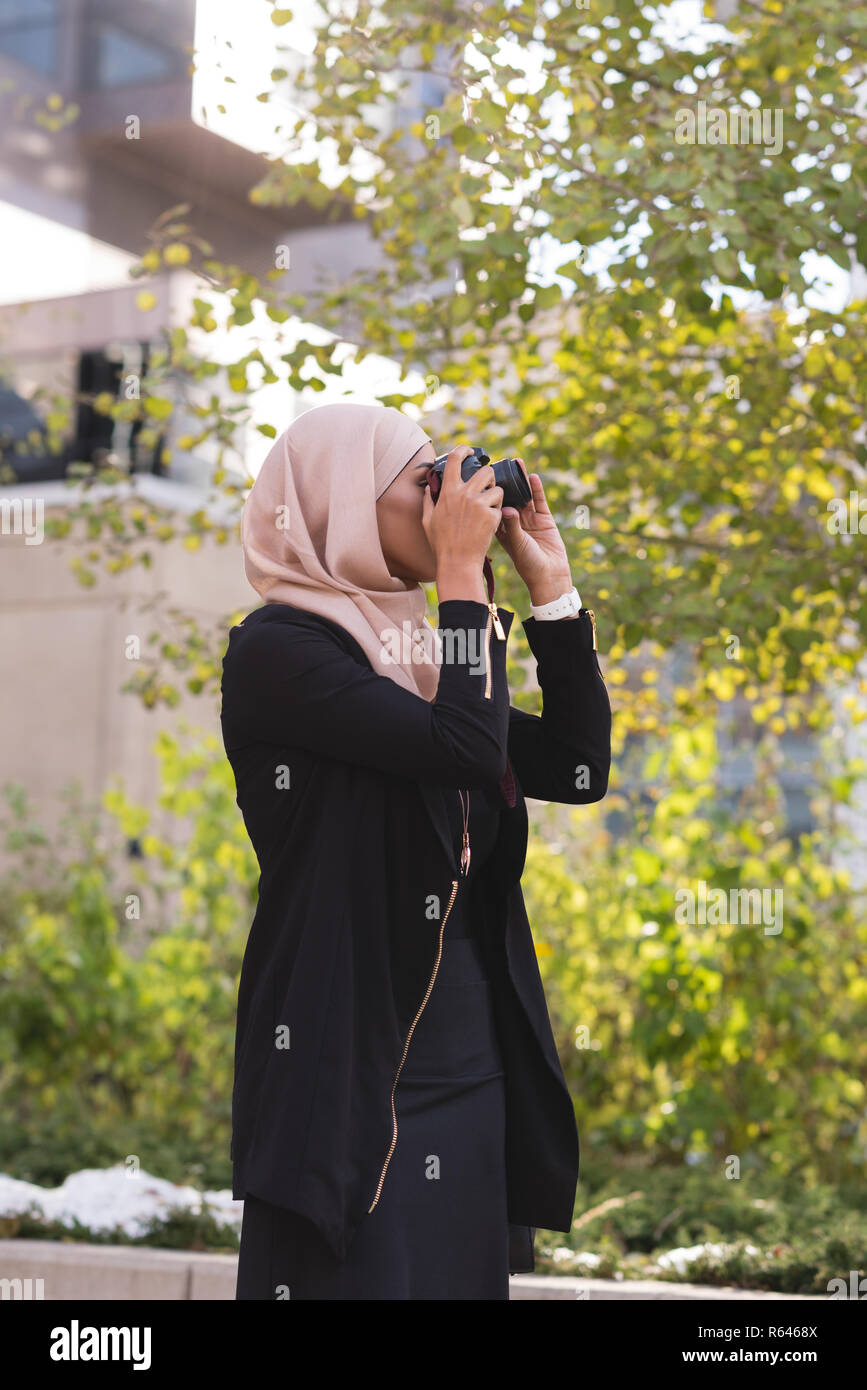 Clicking on camera hi-res stock photography and images - Alamy