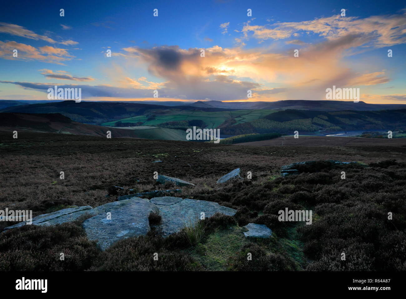 Sunset over the Derwent Moors, Upper Derwent Valley, Peak District ...