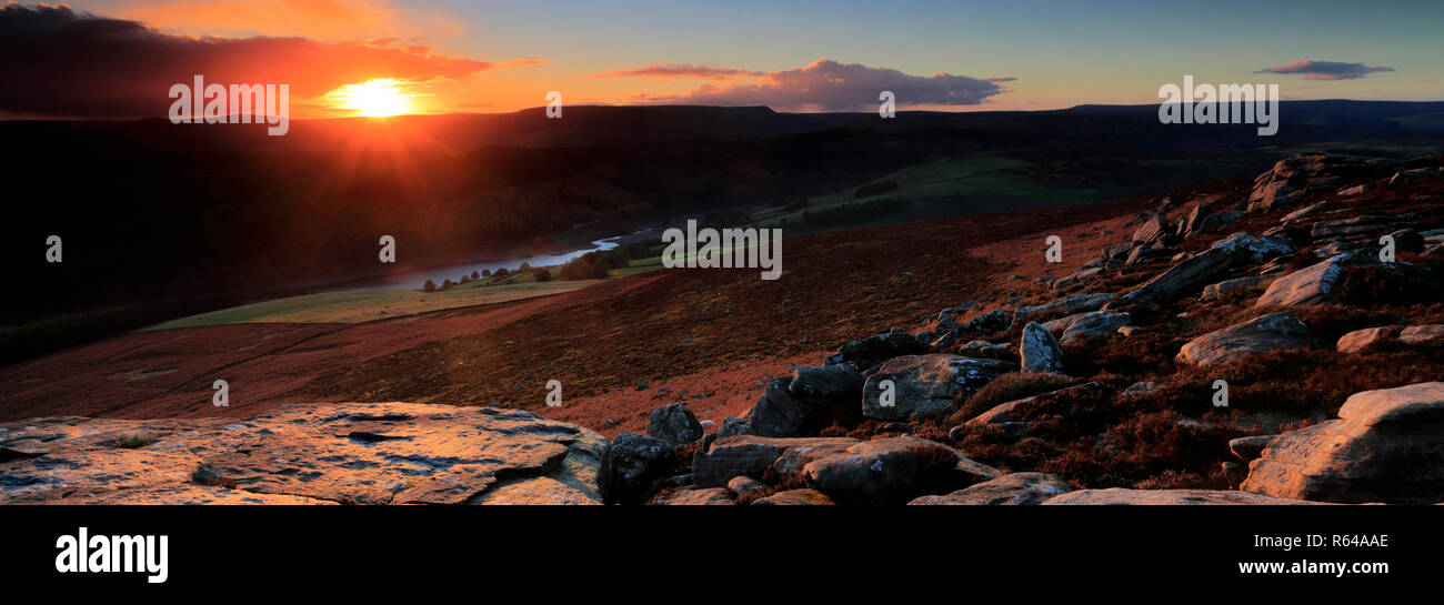 Sunset over the Derwent Moors, Upper Derwent Valley, Peak District ...