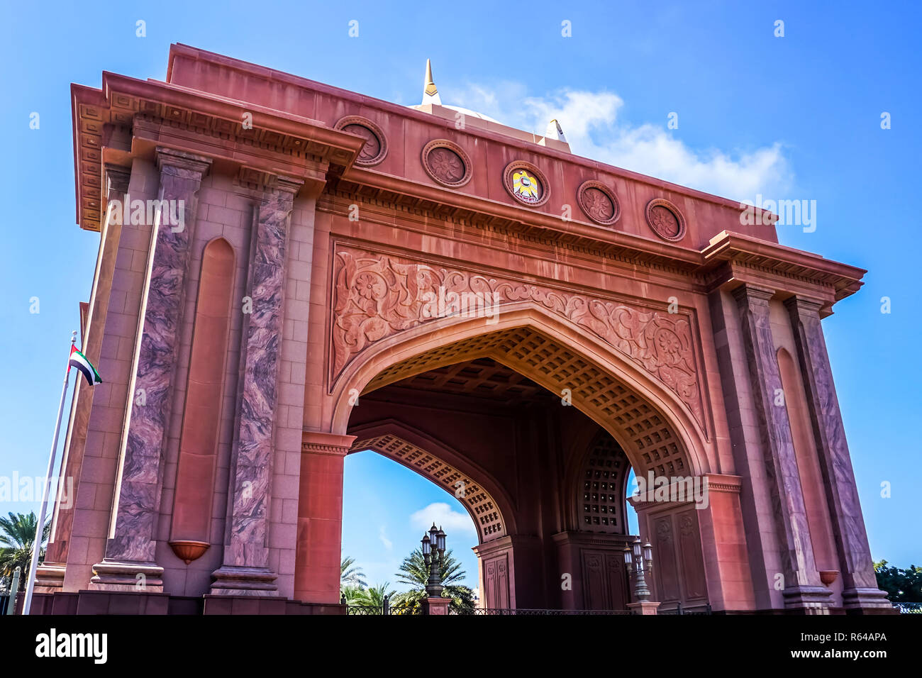 Abu Dhabi Emirates Palace Main Oriental Arched Entrance Gate Stock ...