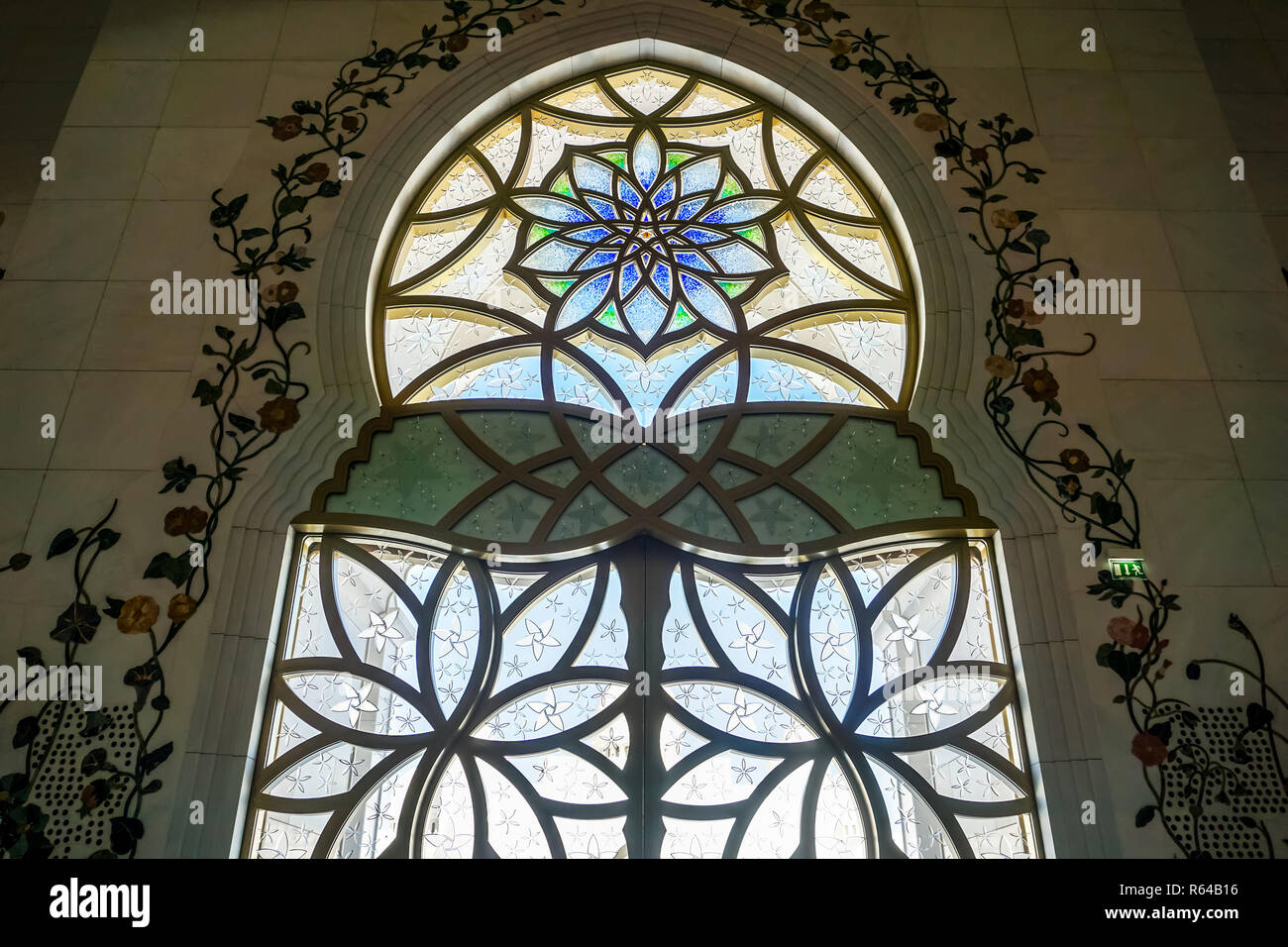 Sheikh zayed grand mosque window hi-res stock photography and images ...