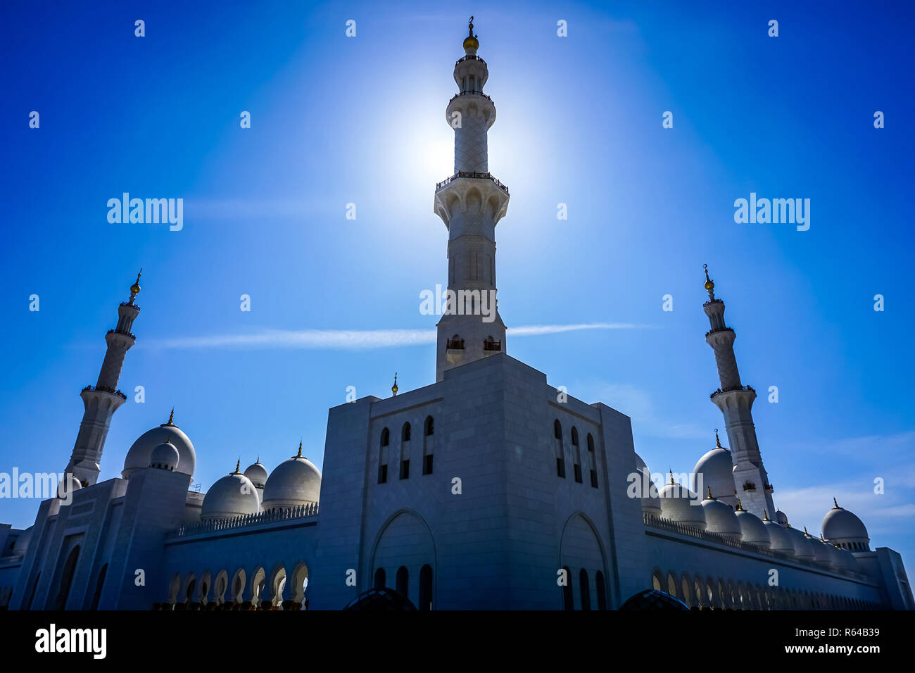 Abu Dhabi Sheikh Zayed Grand Mosque Center Side View with Minaret ...