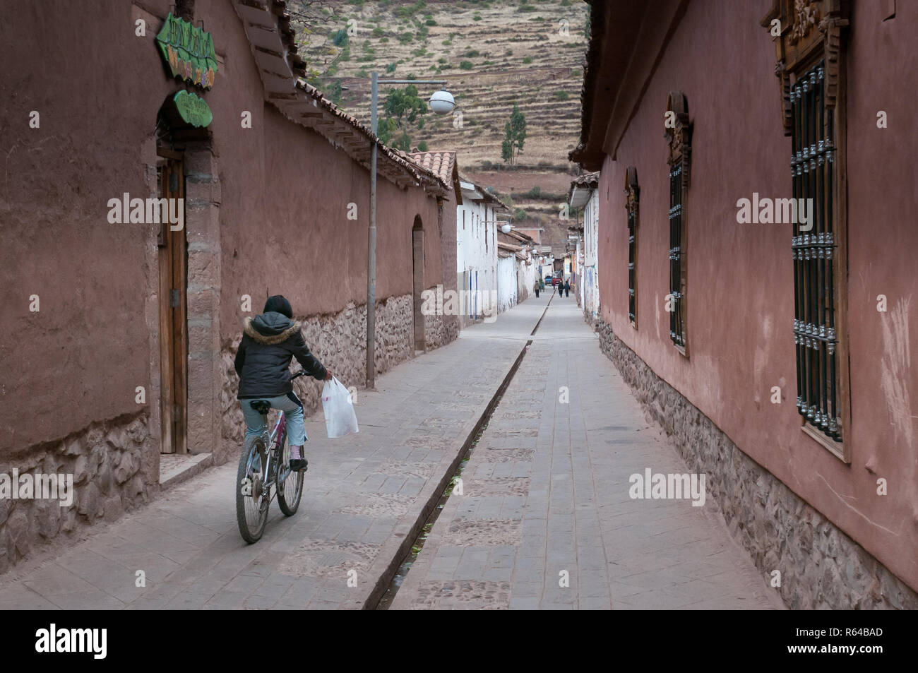 Portrait indian girl cuzco peru hi-res stock photography and images - Alamy