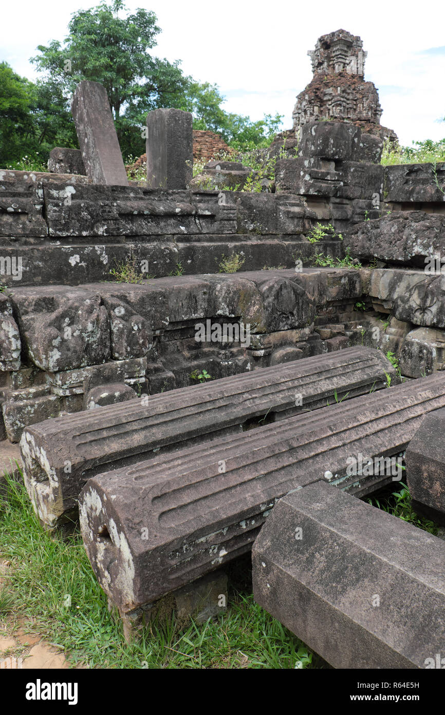 My Son Vietnam - columns and stonework among the the ruins of Hindu ...