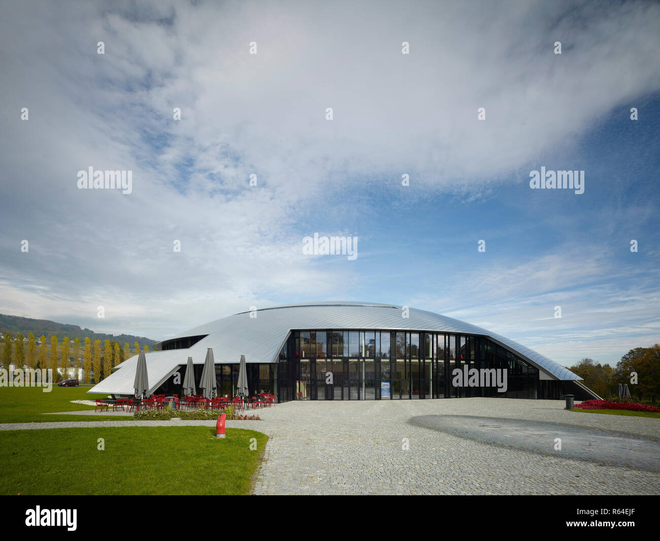 View towards dome with main entrance and terrace. Auditorium Carnal ...