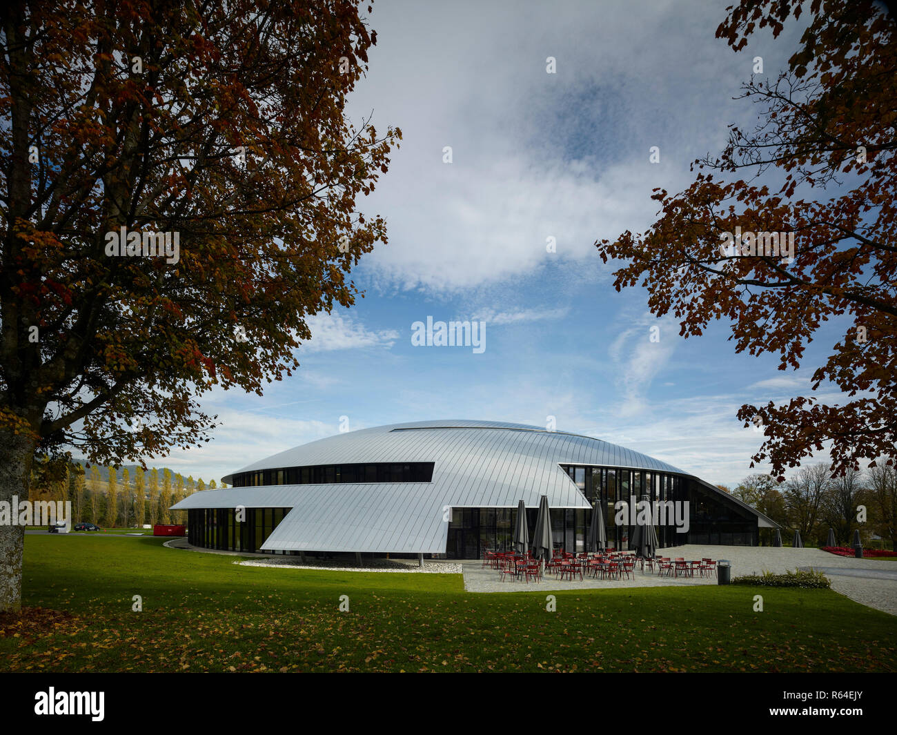 View towards dome with main entrance and terrace. Auditorium Carnal ...