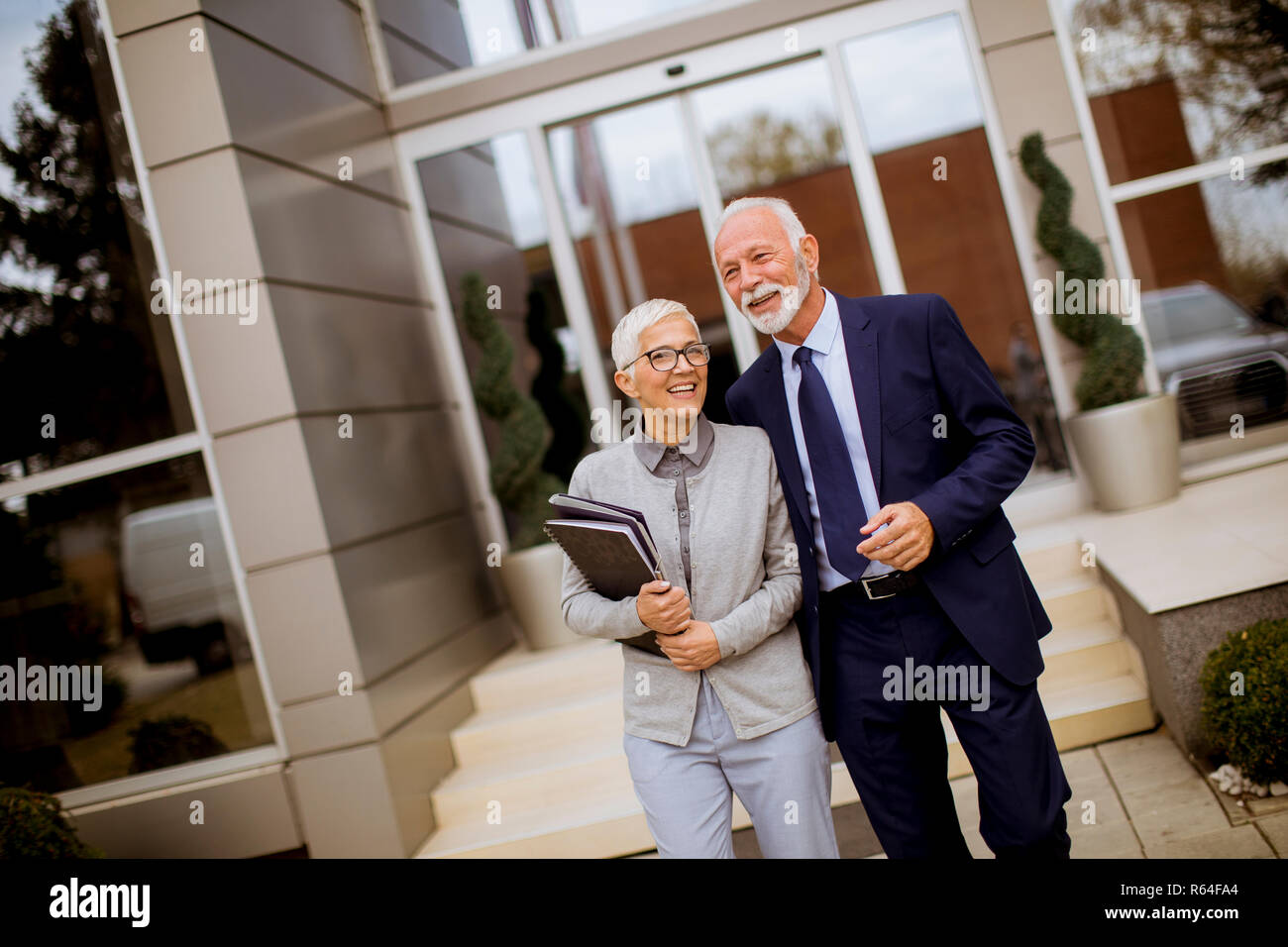 Senior businesspeople hi-res stock photography and images - Alamy