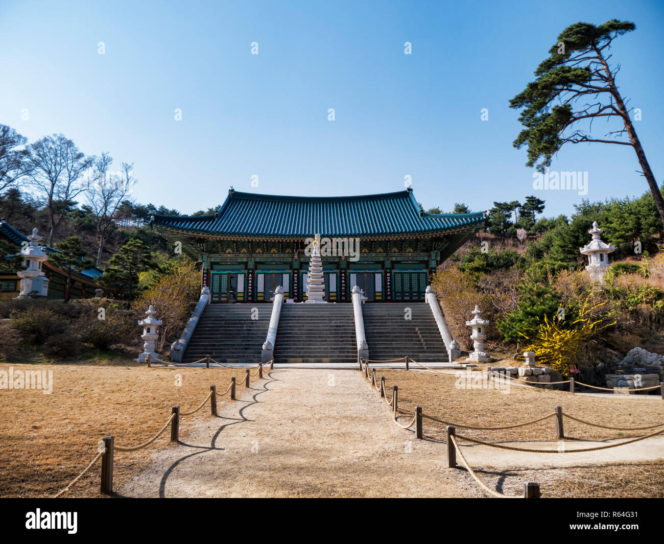 Naksansa temple. Yangyang city, South Korea Stock Photo - Alamy