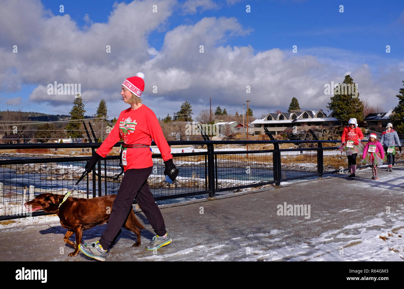 Runners take bend hi-res stock photography and images - Alamy
