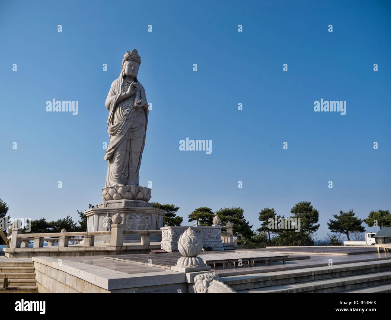 Naksansa temple hi-res stock photography and images - Alamy