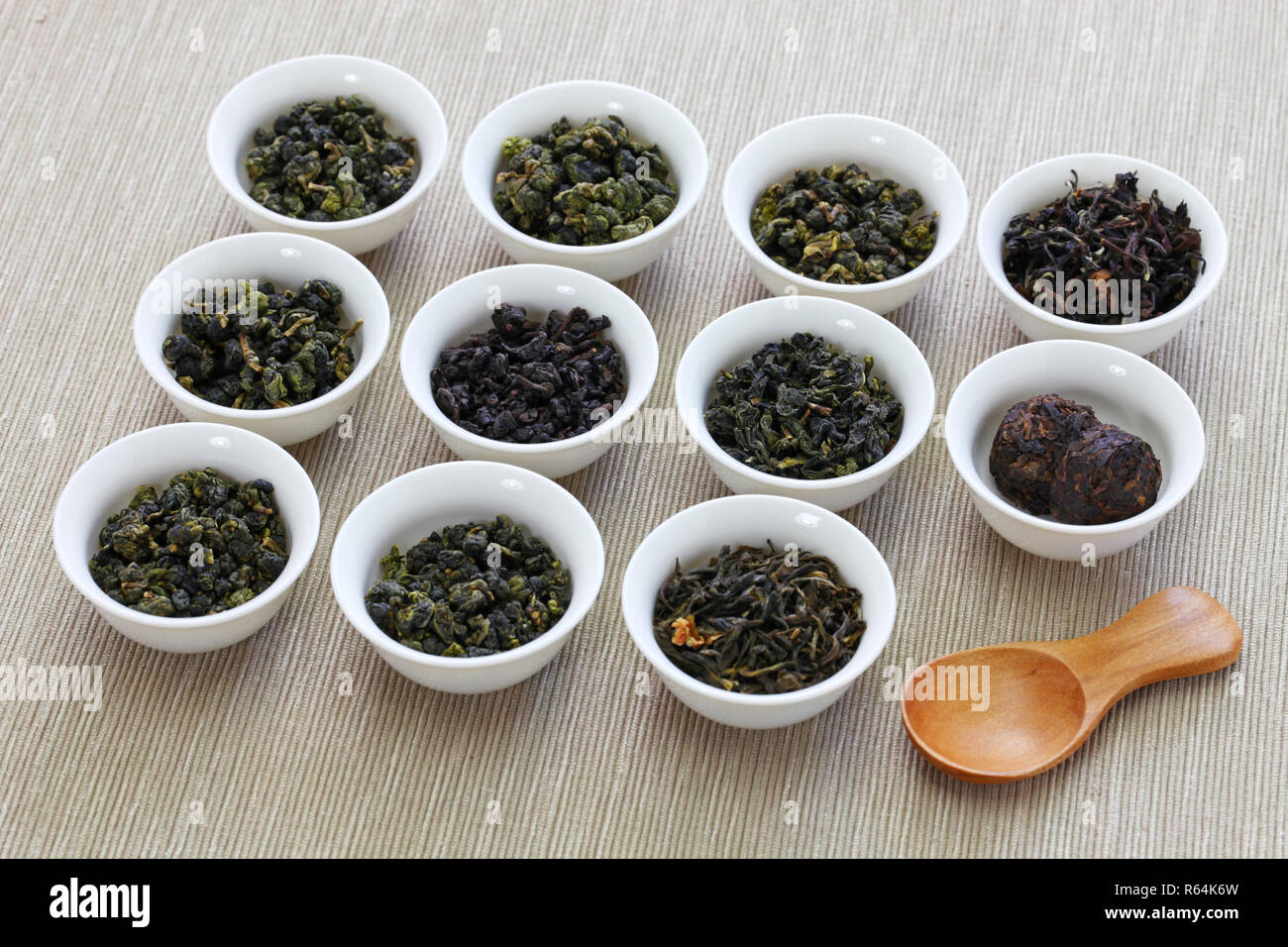 Taiwanese tea assortment : oolong tea, iron goddess tea, pu-erh tea ...
