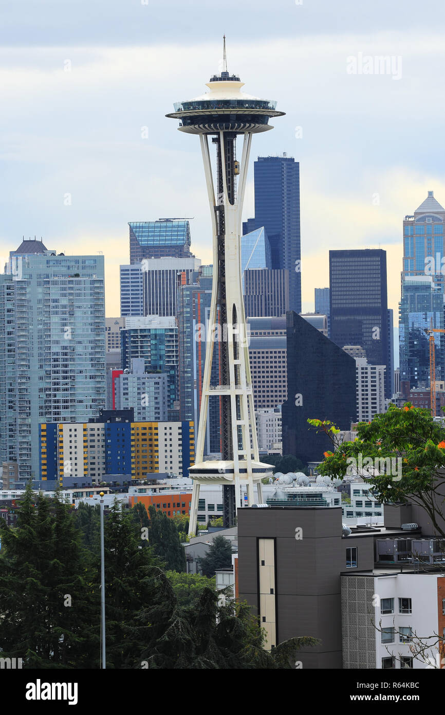 Seattle vertical view hi-res stock photography and images - Alamy
