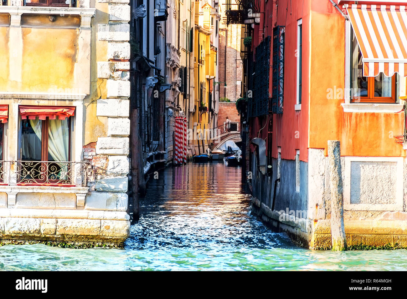 Bridge canal scenic architecture hi-res stock photography and images ...