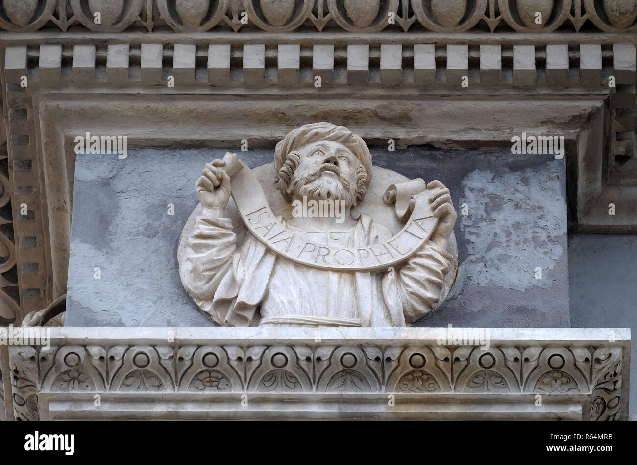 Isaiah statue hi-res stock photography and images - Alamy