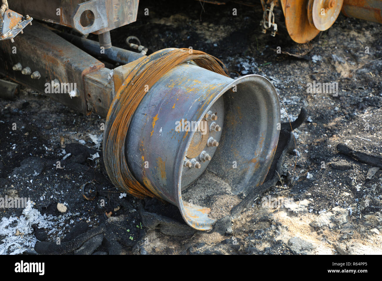 Harvester fire hi-res stock photography and images - Alamy