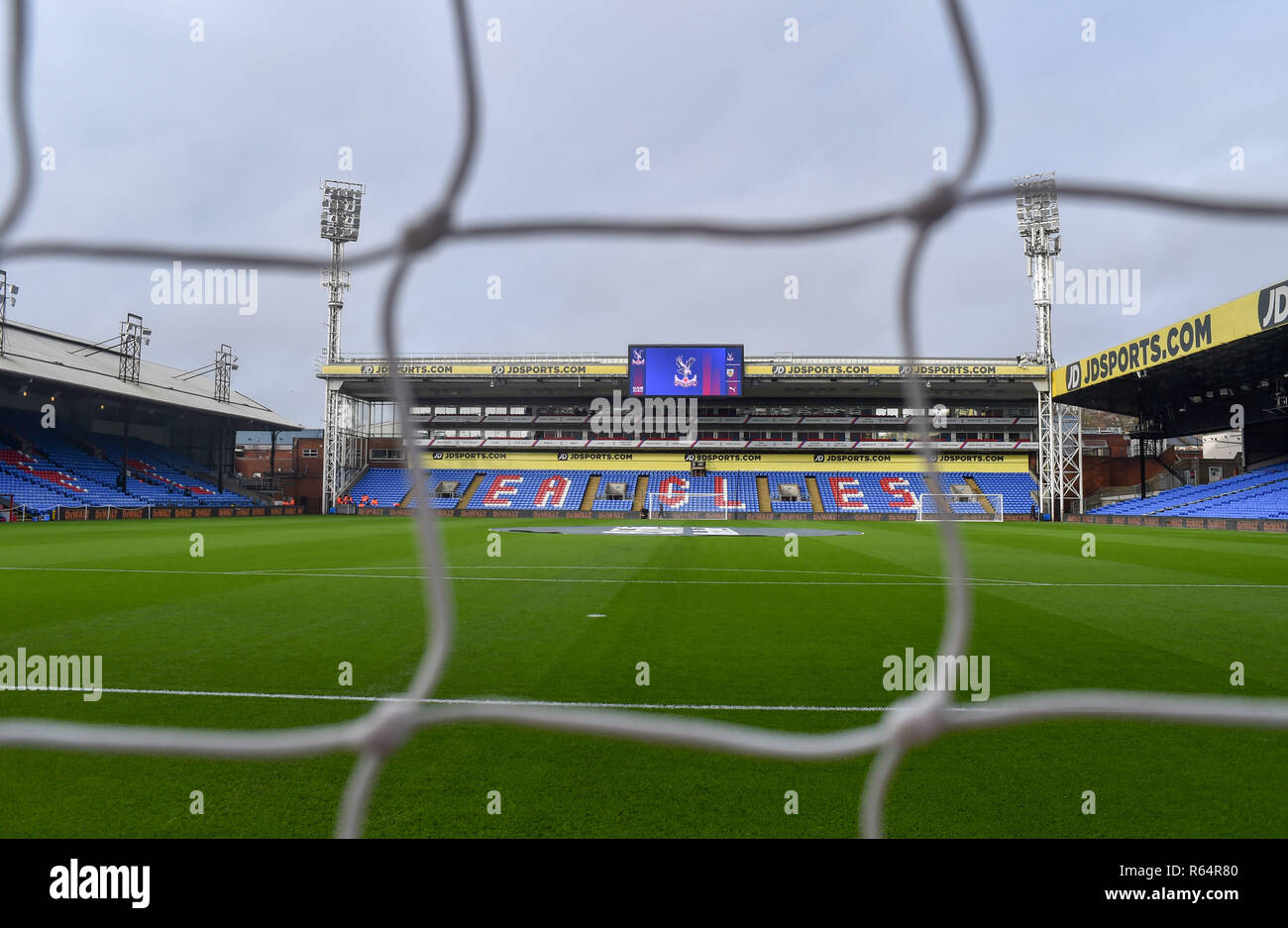 Crystal palace selhurst park stadium hi-res stock photography and ...