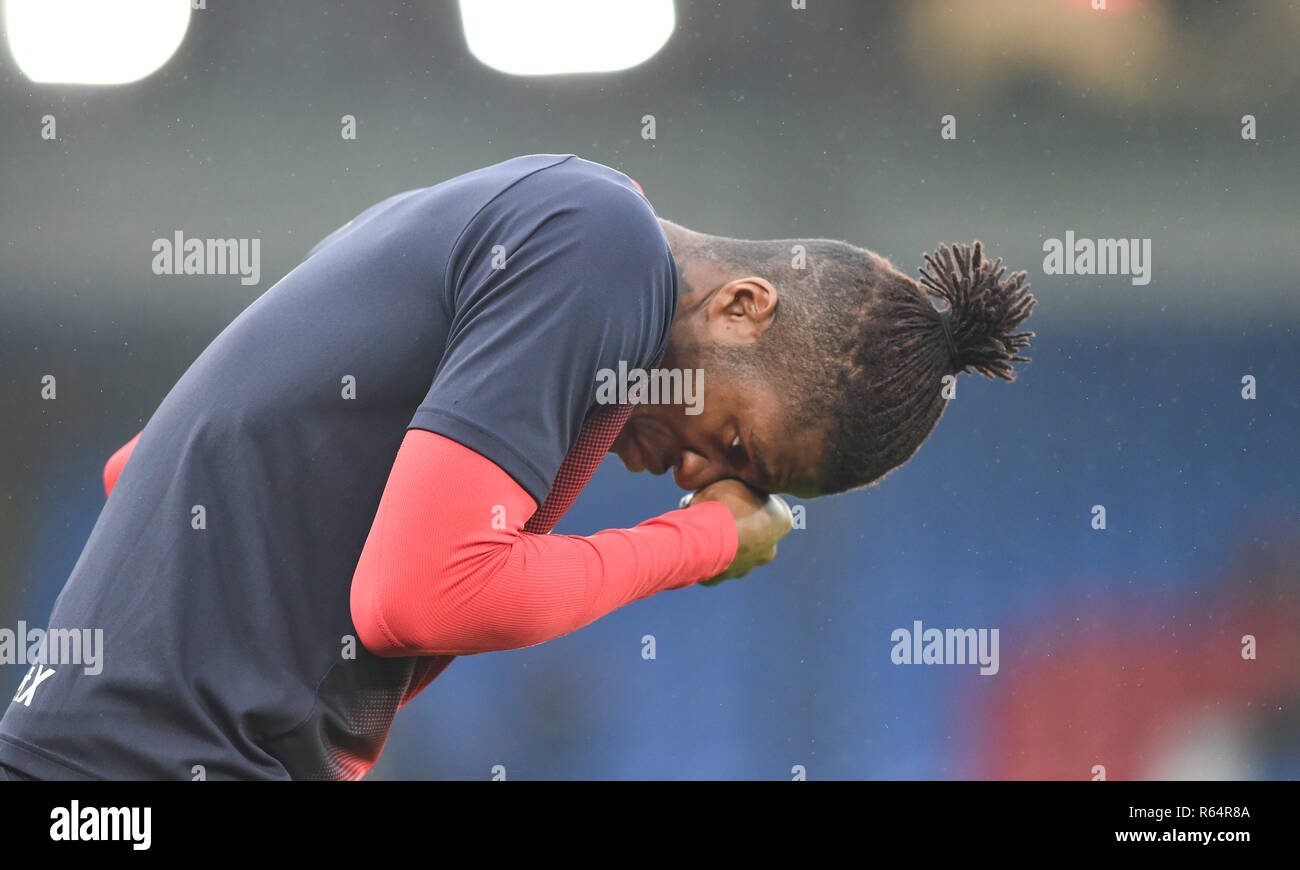 Footballer wilfred zaha hi-res stock photography and images - Alamy