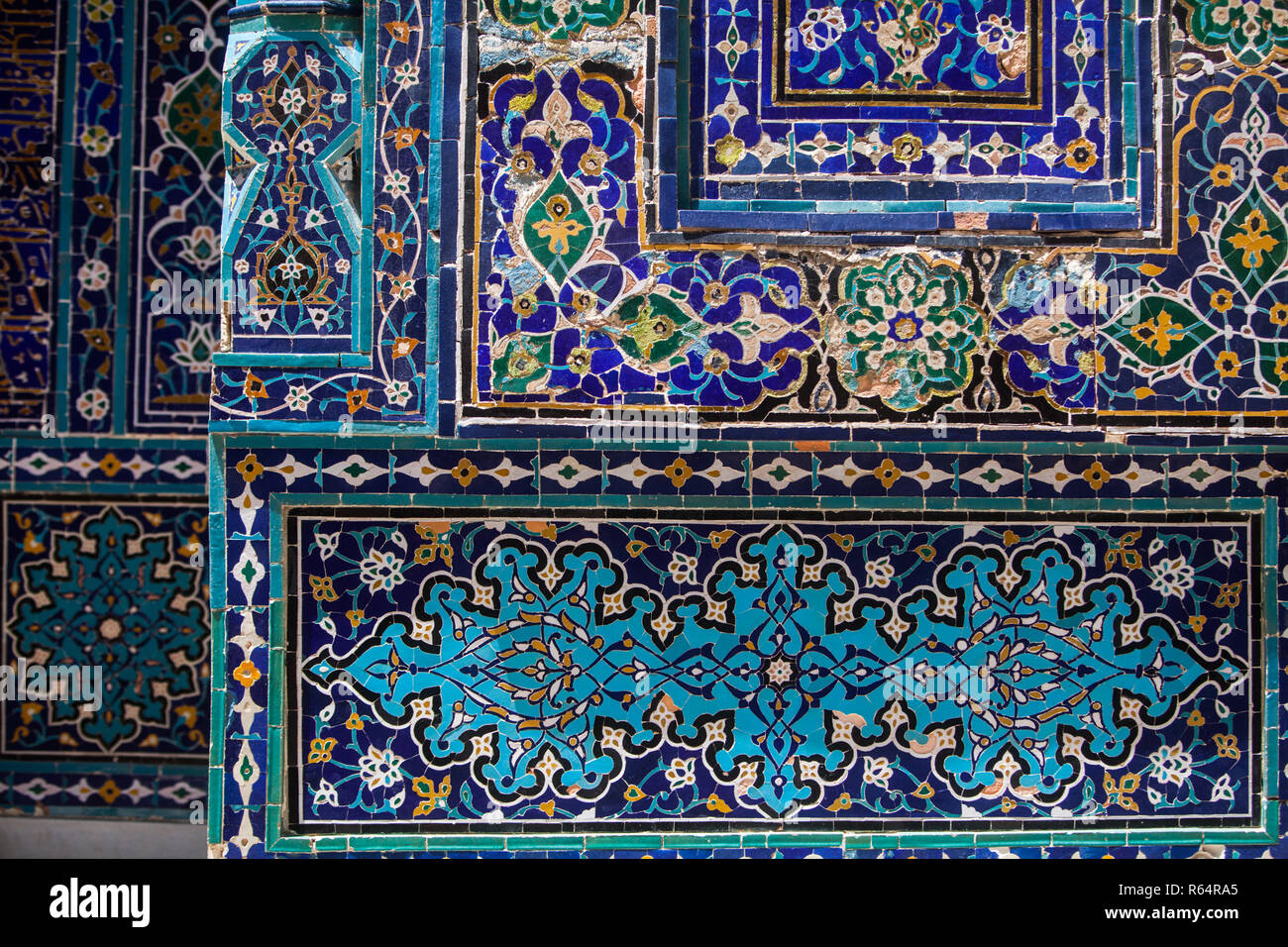 Arabic decorations on a wall Stock Photo - Alamy