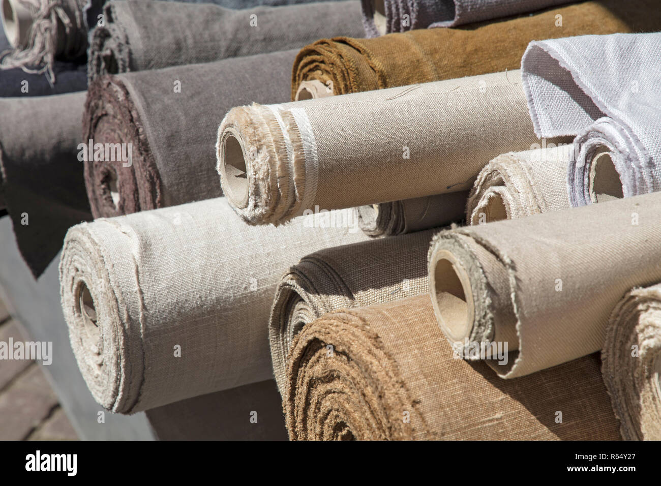 Linen stall hi-res stock photography and images - Alamy