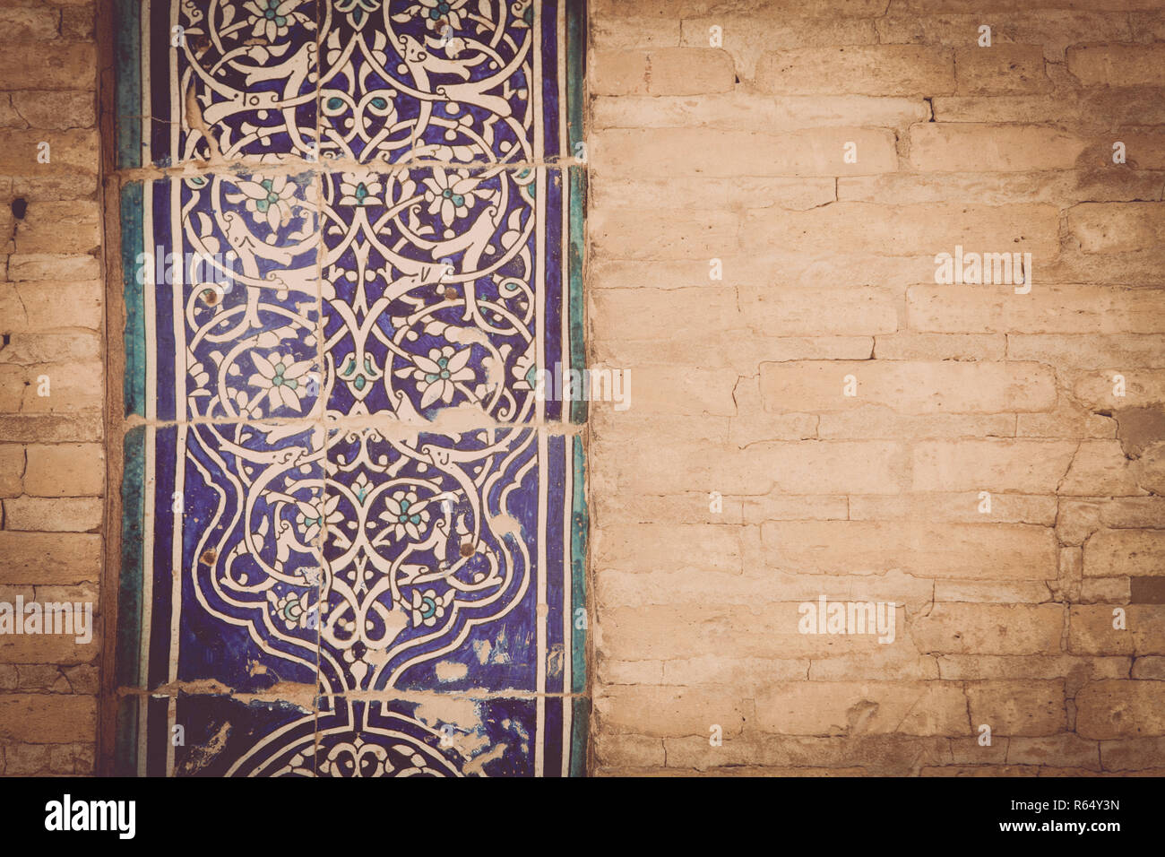 Arabic decorations on a wall Stock Photo - Alamy