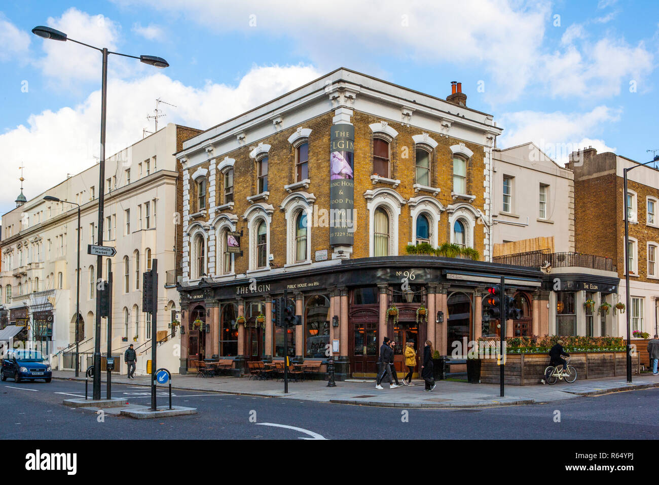 The elgin pub hi-res stock photography and images - Alamy