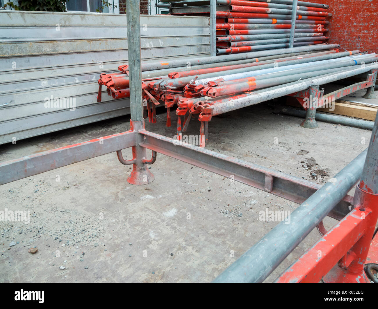 Scaffolding parts hi-res stock photography and images - Alamy