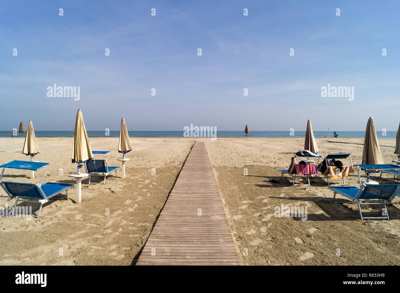 Desert beach hi-res stock photography and images - Alamy