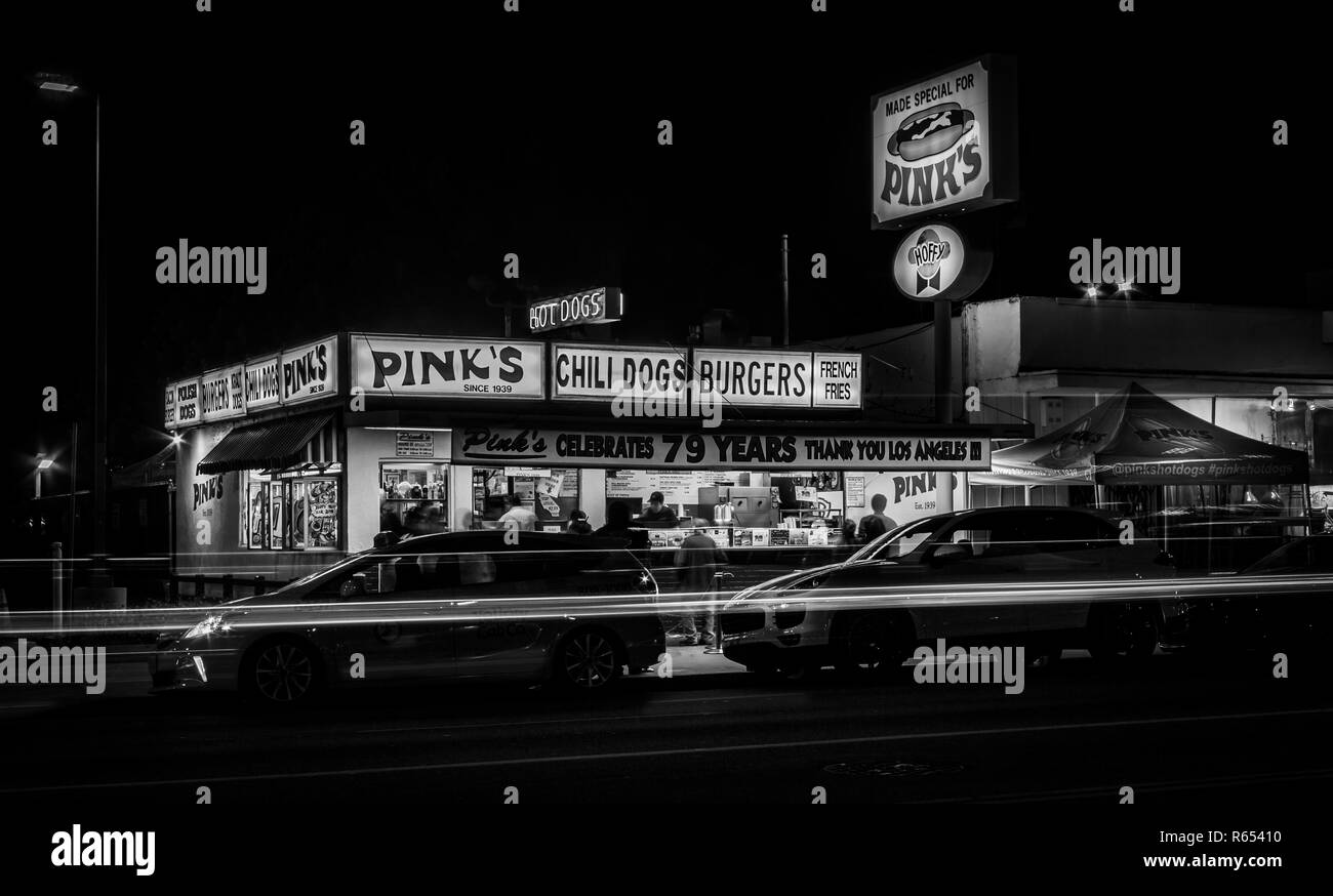 Pinks hot dogs hi-res stock photography and images - Alamy