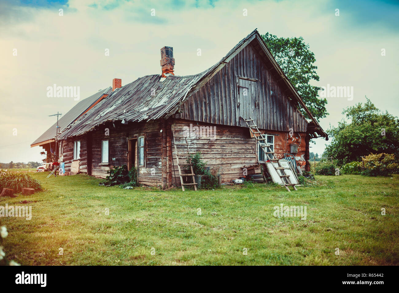 Old abandoned wooden barn Stock Photo - Alamy