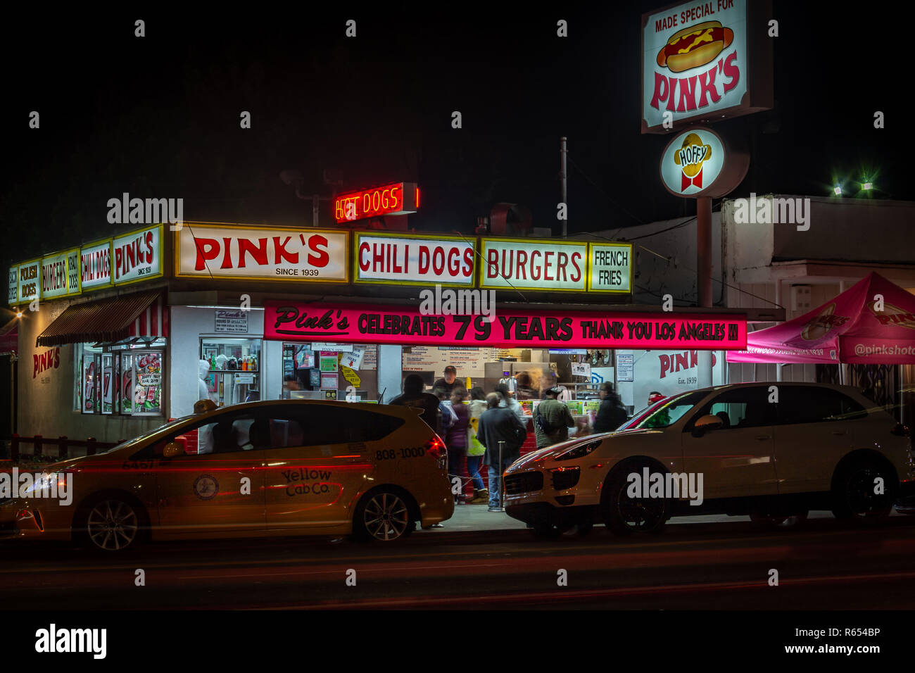 Pinks hot dogs hi-res stock photography and images - Alamy