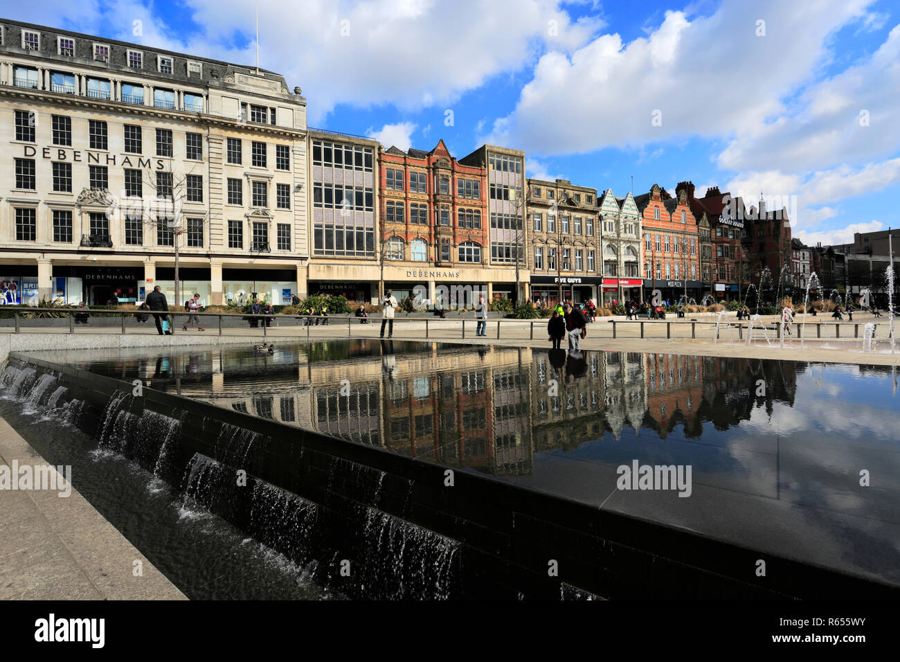 City centre shops reflected in the infinity pool, and fountains, Old ...